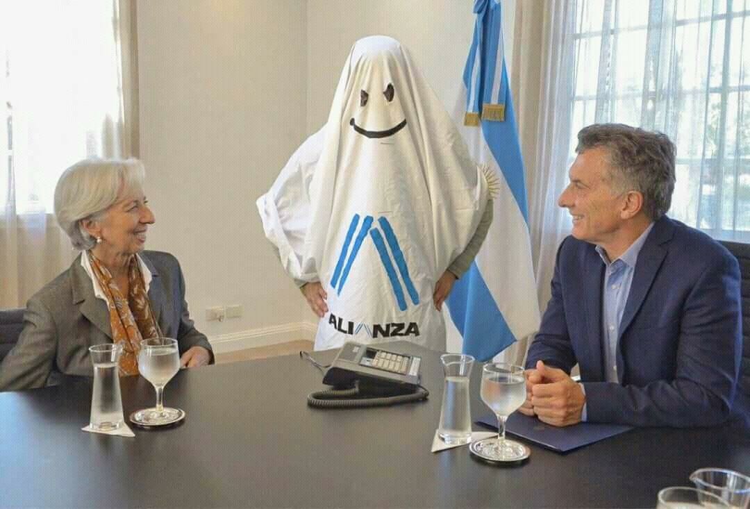 Los mejores memes tras el regreso de Argentina al FMI - NexoDiario